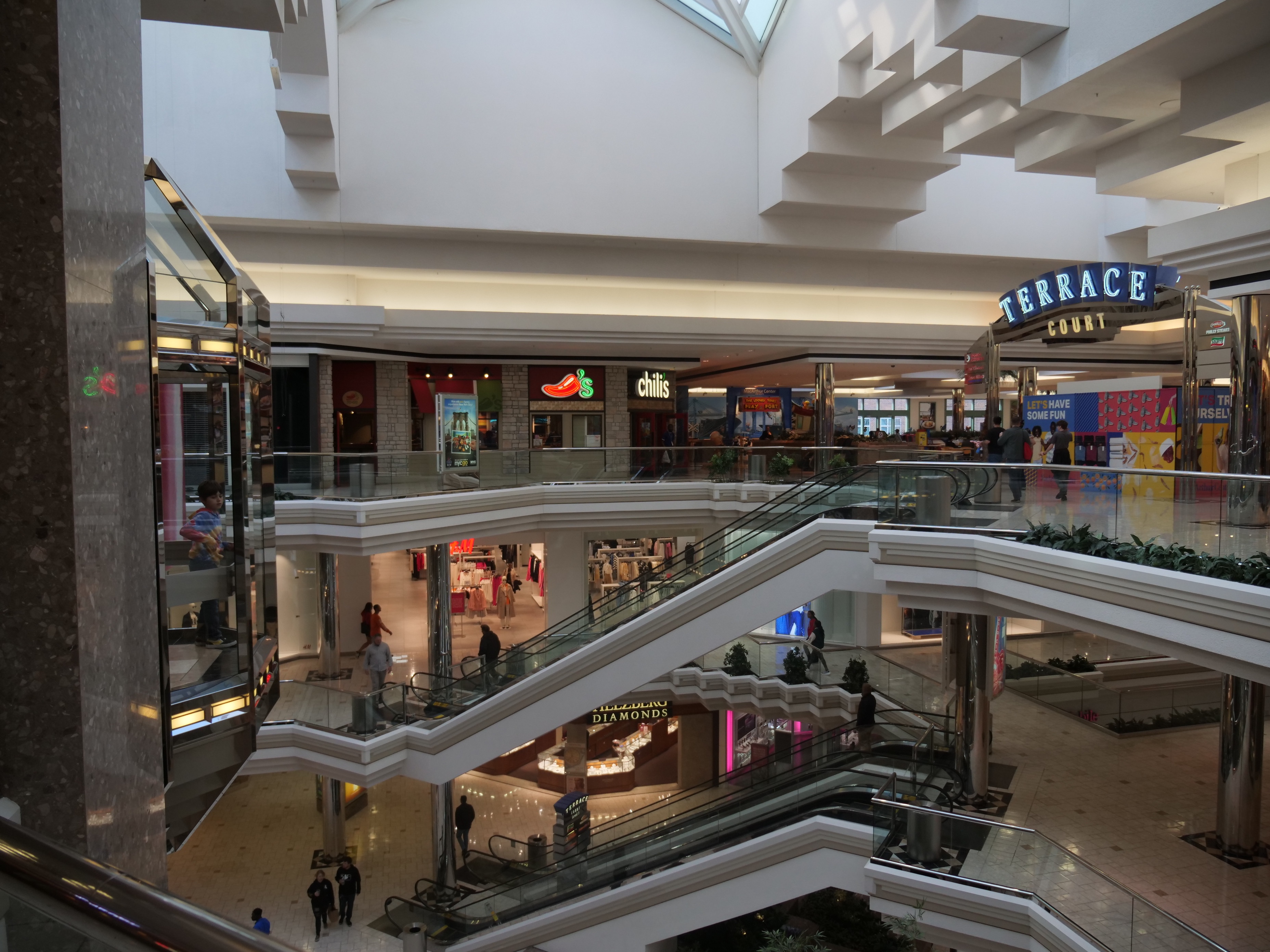 MacArthur Center expected to fall under new ownership, what this means ...